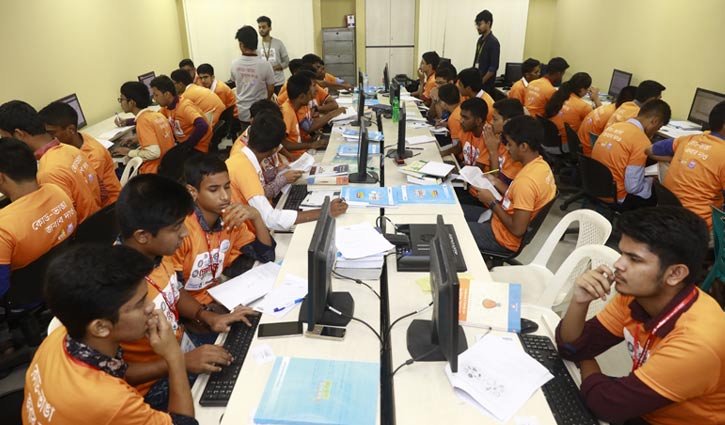 প্রোগ্রামিং প্রতিযোগিতায় চ্যাম্পিয়ন নটরডেম ও বিসিআইসি কলেজ