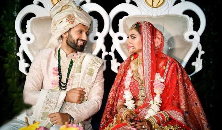 ছবিতে নুসরাতের বিয়ে