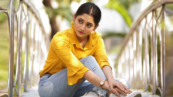 পূজার বিশেষ ব্যক্তিটি কে?