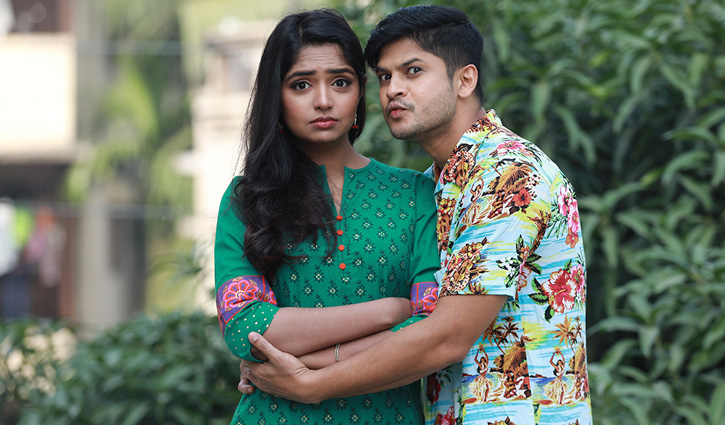 রোমাঞ্চ-কমেডি ‘বেশরম’