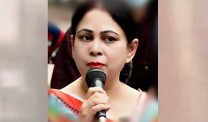 পুলিশের কাজে বাধা দেওয়ায় সমাজকর্মী রত্না আটক