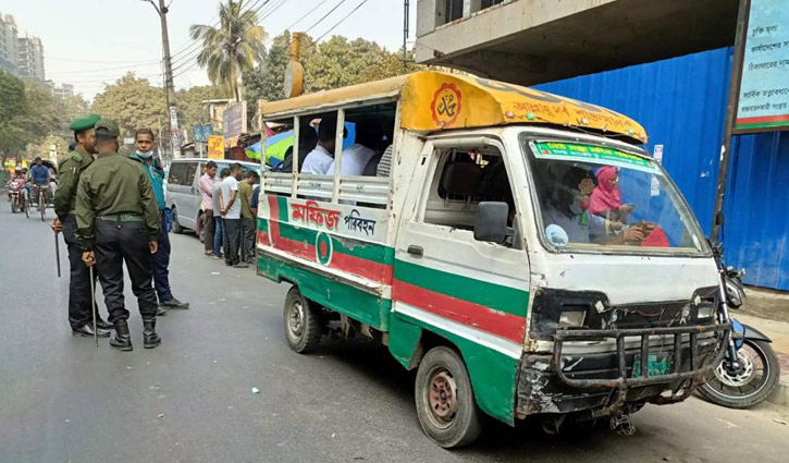 রুট পারমিটহীন দুটি বাস ও একটি লেগুনা ডাম্পিং