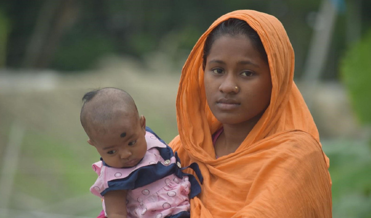 পুতুলখেলার বয়সেই ‘মা’