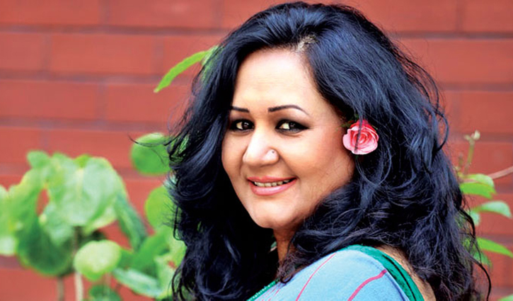 ফাহমিদা নবীর ‘স্মৃতির দরজায়’