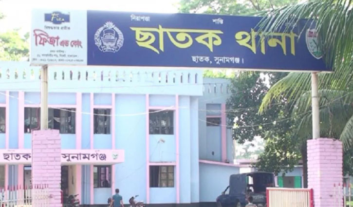 দাঁড়িয়ে থাকা ট্রাকের পেছনে মোটরসাইকেলের ধাক্কা, নিহত ২